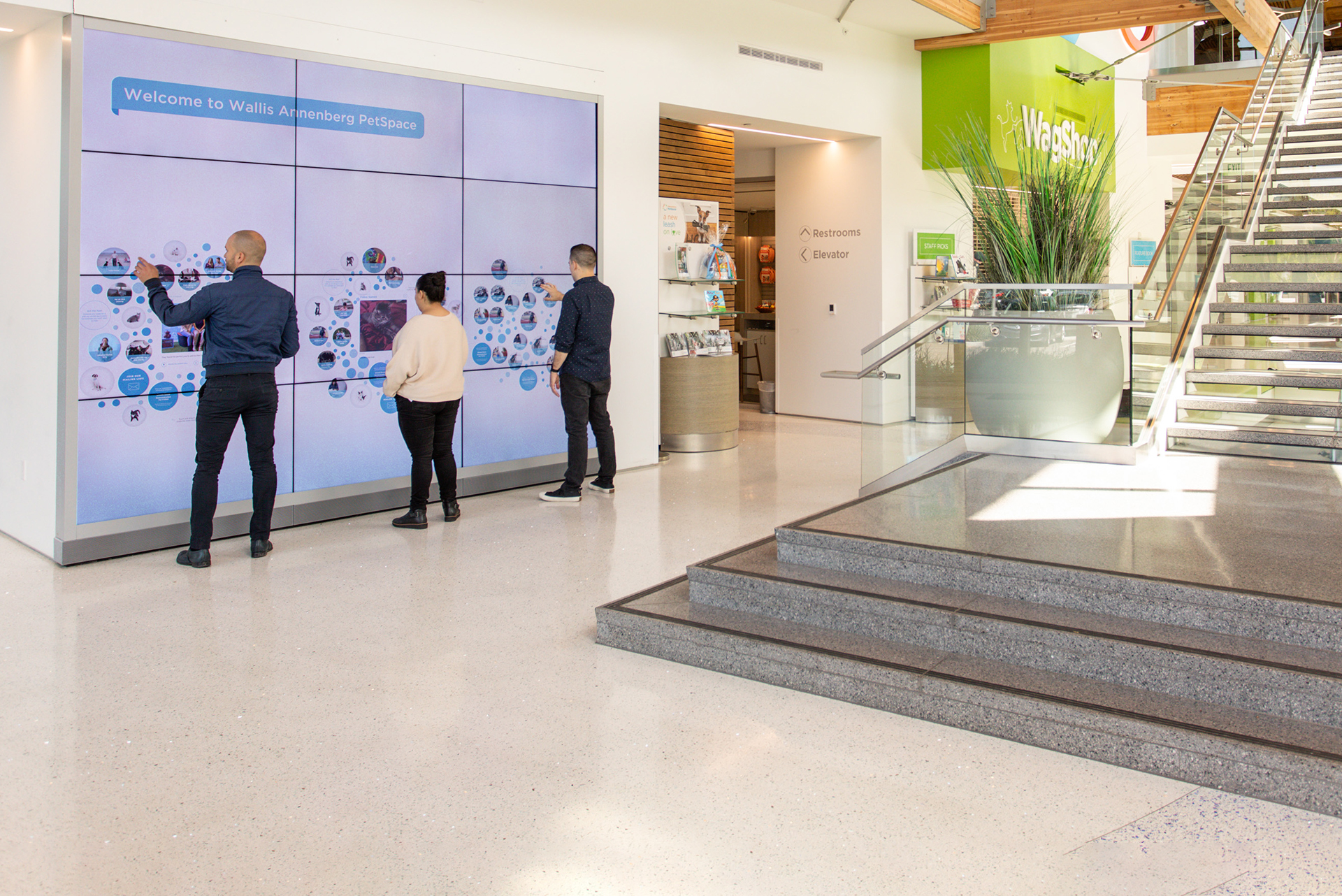 LCD & LED Digital Wall Displays & Signage Solutions | Planar