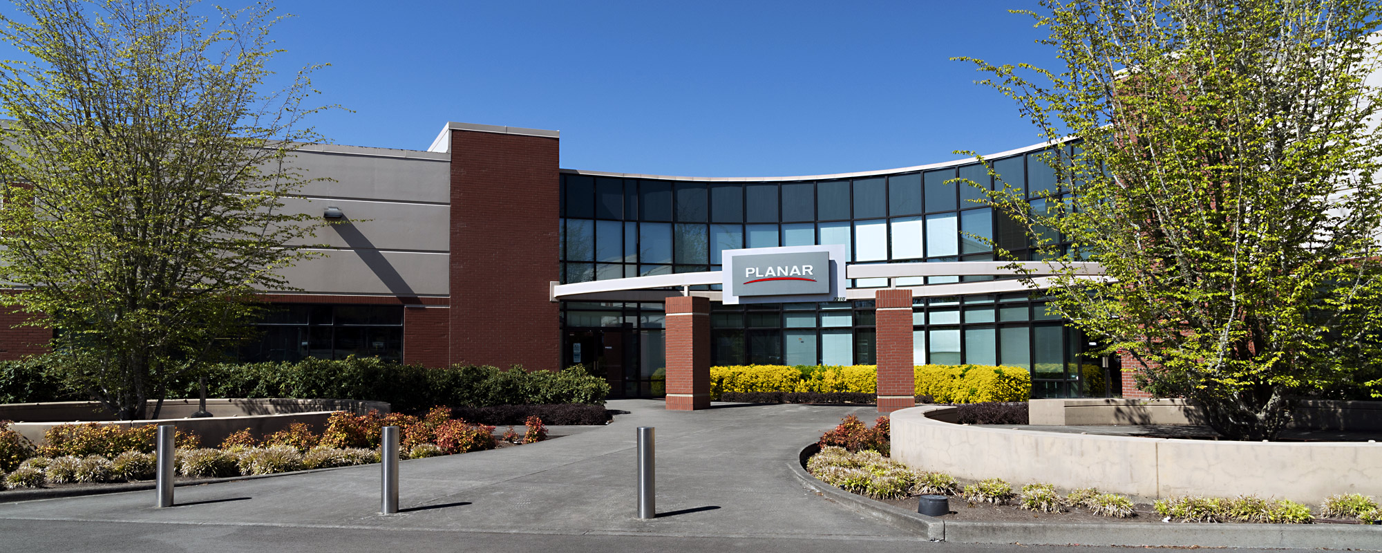 LCD & LED Digital Wall Displays & Signage Solutions | Planar