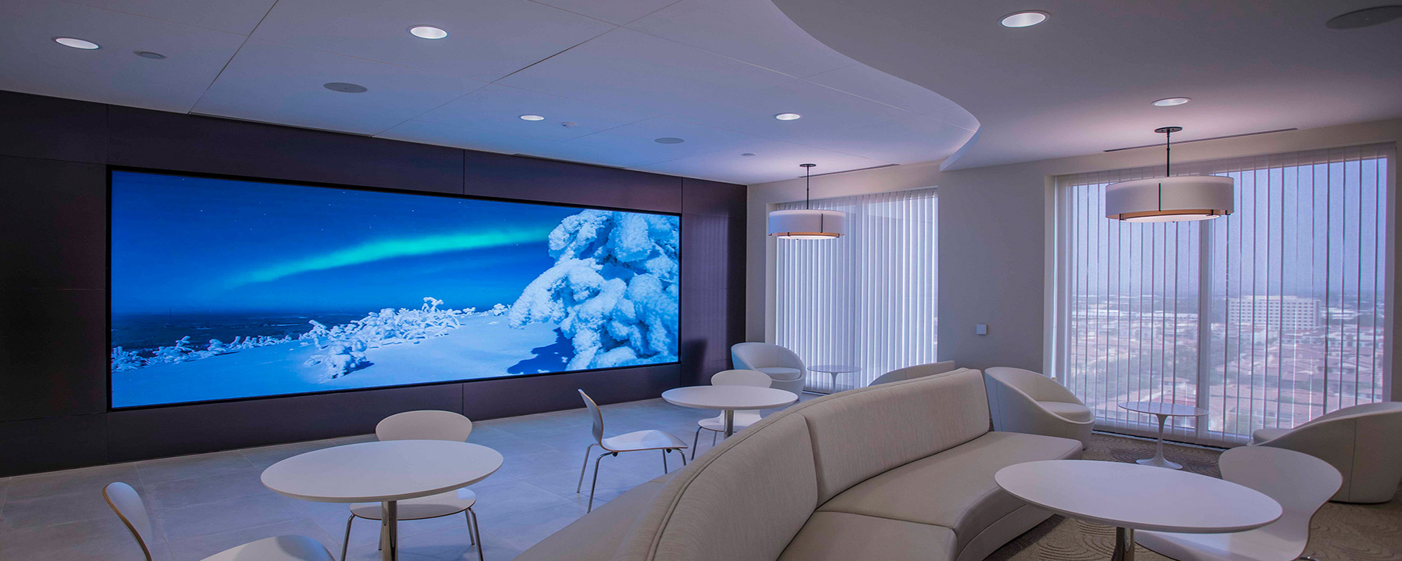 LCD & LED Digital Wall Displays & Signage Solutions | Planar