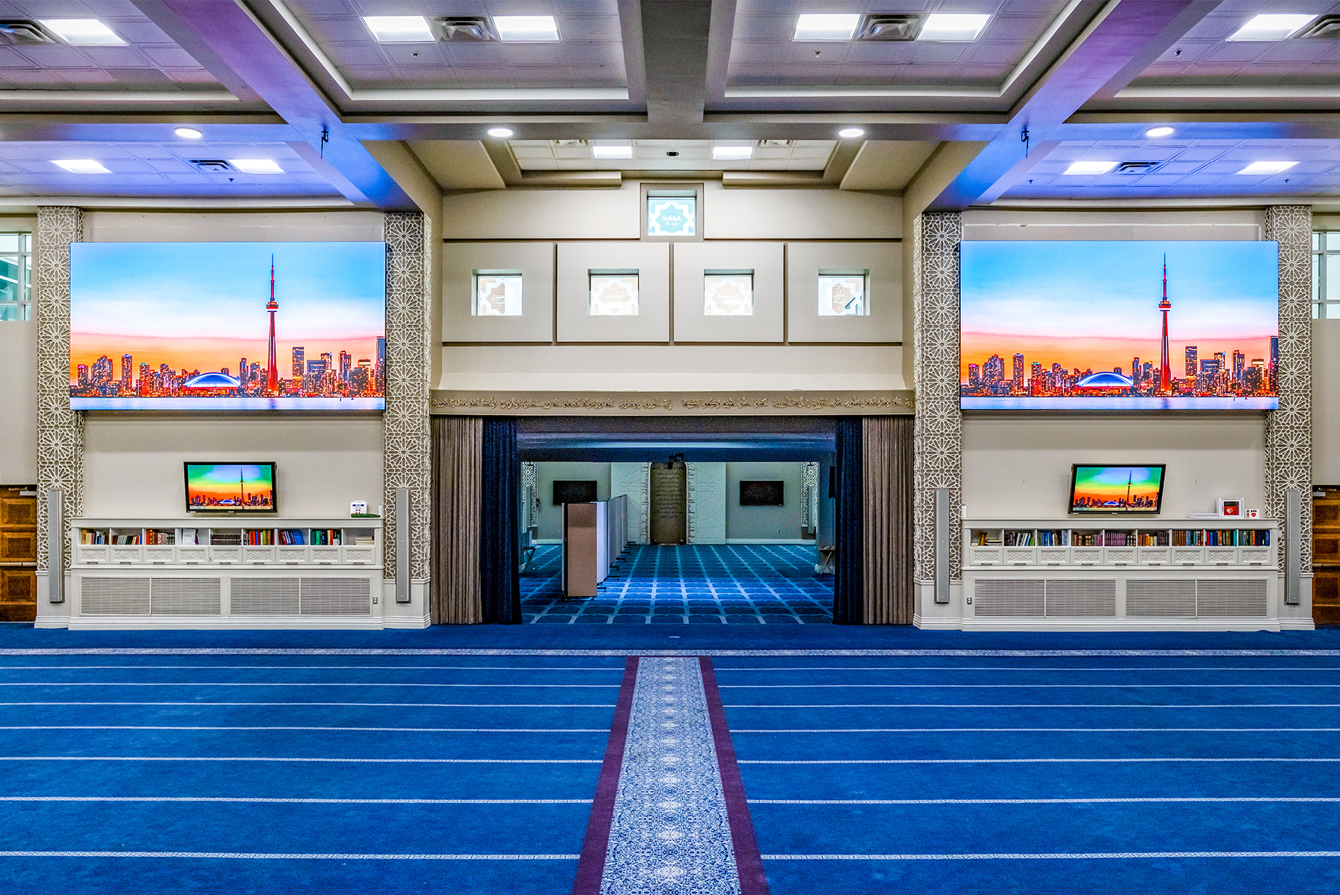 LCD & LED Digital Wall Displays & Signage Solutions | Planar